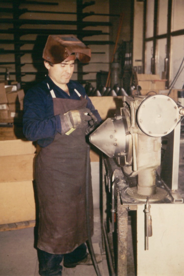 Unternehmen | Hatzis Edelstahlbearbeitung