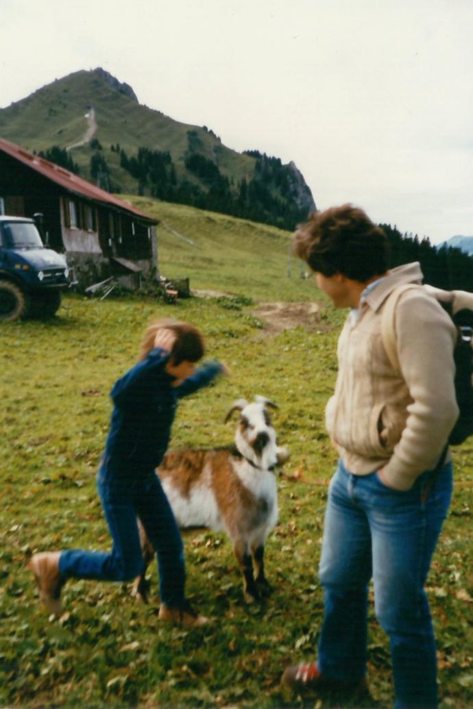 Unternehmen | Hatzis Edelstahlbearbeitung